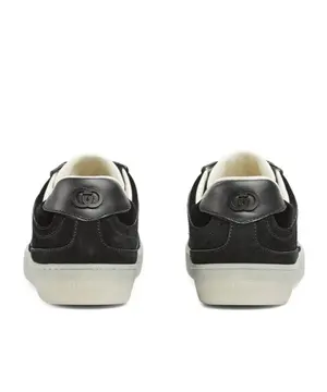 Gucci Logo Patch Low-top Sneakers - Black