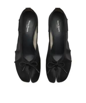 MAISON MARGIELA Tabi Ballet Flats