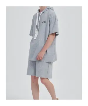 Marissa Chiara Short-sleeved Hooded T-shirt