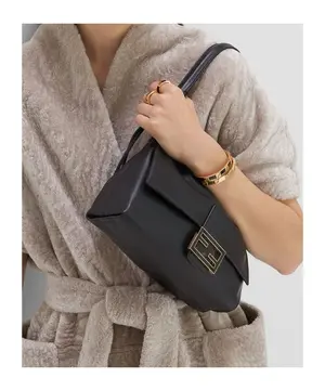 Fendi Mamma Baguette Medium Shoulder Bag - Black