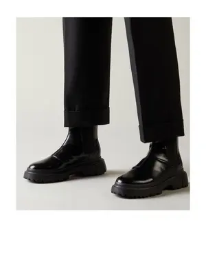Hogan Round-toe Chelsea Ankle Boots