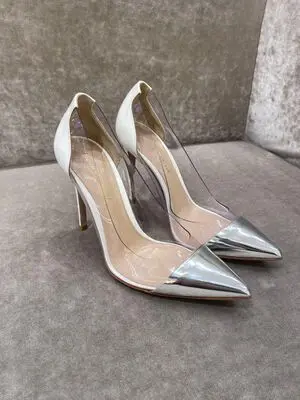 GIANVITO ROSSI Pointed High Heel Pumps - Nude