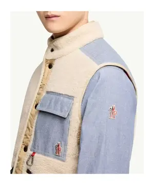 Moncler Logo-patch Button-up Gilet - Light Beige