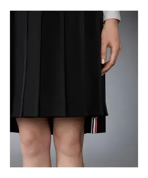 Thom Browne Pleated Midi Skirt With Rwb Detail - Black