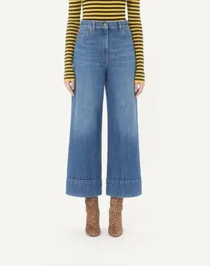 Valentino Garavani Logo Plaque Cropped Jeans - Medium Blue