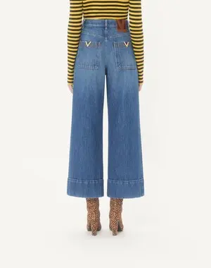 Valentino Garavani Logo Plaque Cropped Jeans - Medium Blue