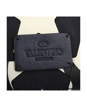 Valentino Garavani Logo Folded Wallet