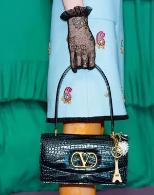 Valentino Garavani Chez Vlogo Signature Keyring