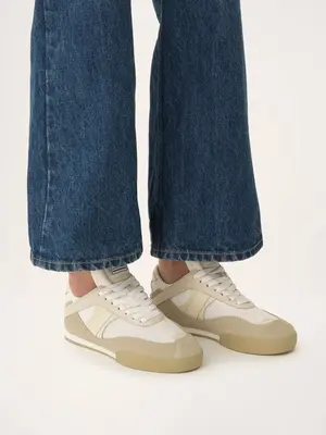 Chloé Kick Lace-up Sneakers With Embossed Logo - Nude