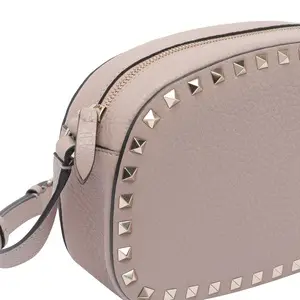 Valentino Garavani Rockstud Zip-up Shoulder Bag - Nude