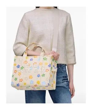 Marc Jacobs Wild Daisy Medium Tote Bag