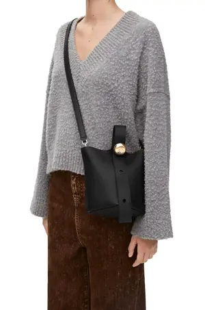 Loewe Mini Pebble Bucket Bag In Mellow Calfskin - Black