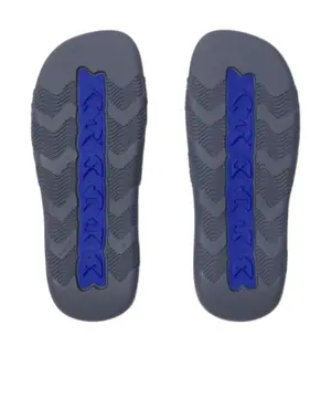 Burberry Embossed Check Dive Slides - Magnet
