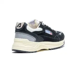 AUTRY Hyperway Lace-up Sneakers - Black