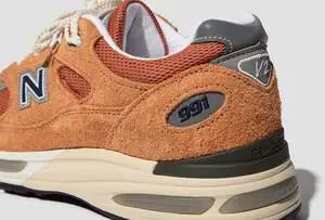 NEW BALANCE 991v2 Lace-up Sneakers - Multicolor