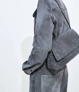 Bottega Veneta Giorno Intrecciato Suede Shoulder Bag - Gray