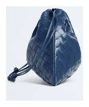 Bottega Veneta Intrecciato Drawstring Shoulder Bag - Blue