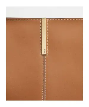 TOD'S Zip Detail Shoulder Bag - Brown