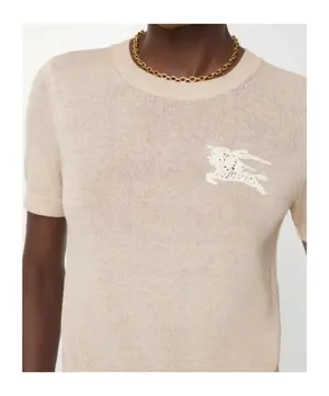 Burberry Anisa Short-sleeve Knitted Top With Equestrian Knight Design - Easel Beige