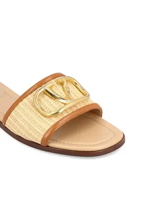 Valentino Garavani Vlogo Signature Slip-on Sandals - Nude