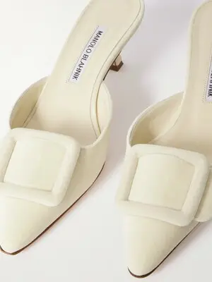 Manolo Blahnik Maysale Buckle Mule - Cream