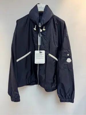 Moncler Logo Patch Zip-up Jacket - Navy Blue