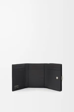 Loewe Pebble Trifold Wallet In Pebble Grain Calfskin