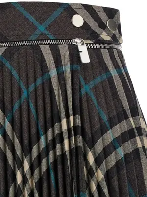 Burberry Checked Pleated Flared Hem Skirt - Comfortable Brown