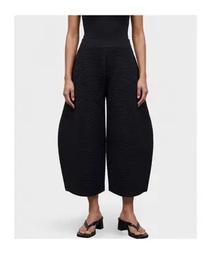 Issey Miyake Corrugated Cropped Knitted Trousers