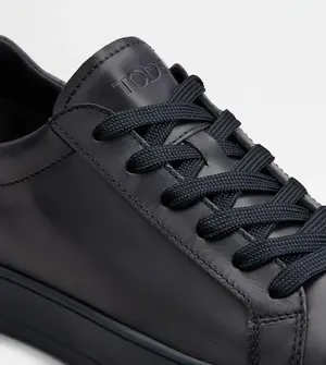 TOD'S Lace-up Round Toe Low-top Sneakers - Black