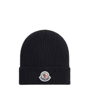 Moncler Logo Patch Knitted Beanie - Black