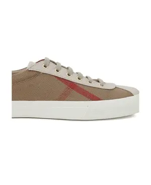 Burberry Plaid Laced Low Top Sneakers