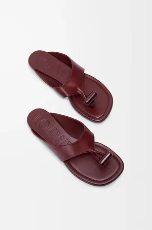 Loewe Toggle Flat Sandal In Shiny Smooth Calfskin - Red