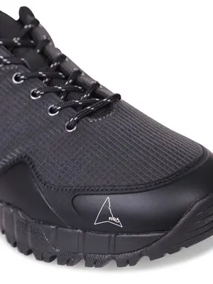 ROA Textured Trail Low-top Sneakers - Black