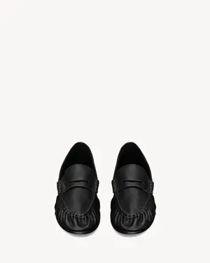 Saint Laurent Le Loafer Logo Plaque Slip-on Loafers - Black