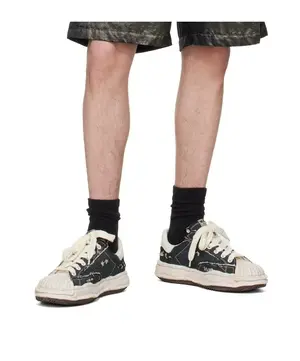 Mihara Yasuhiro Blakey Distressed Sneakers - White
