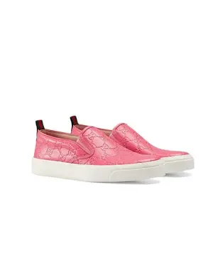 Gucci Embossed Logo Casual Slip-on Sneakers - Pink