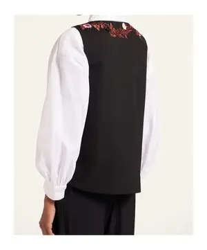 La DoubleJ Scala Floral V-neck Top
