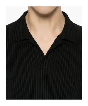Issey Miyake Homme Plissé Pleated V-neck Polo Shirt - Black