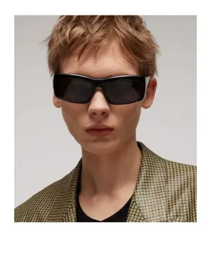 Gucci Rectangular Frame Sunglasses