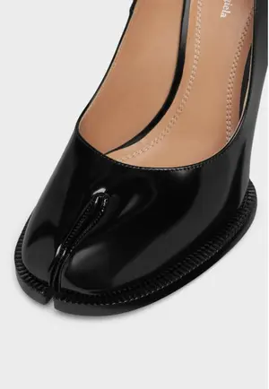 MAISON MARGIELA Tabi Cut-out Stiletto Heel Pumps