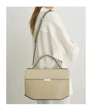 TOTEME Box Top Handle Shoulder Bag - Cashew