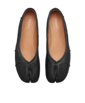 MAISON MARGIELA Tabi Ballet Flats