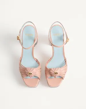 Valentino Garavani Coeur Royal Platform Sandals - Nude