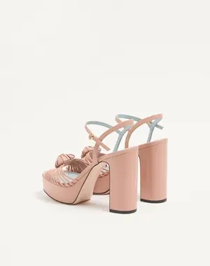 Valentino Garavani Coeur Royal Platform Sandals - Nude