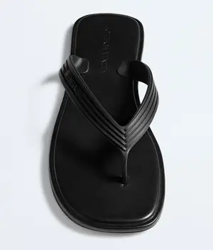 Bottega Veneta Matte Rubber Flat Thongs With Nappa Leather Insoles - Black