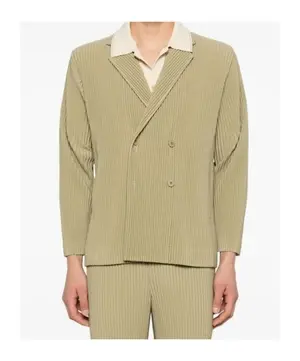 Issey Miyake Pleated Button-down Jacket - Nude