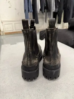 Balenciaga Strike Chelsea Boots - Black