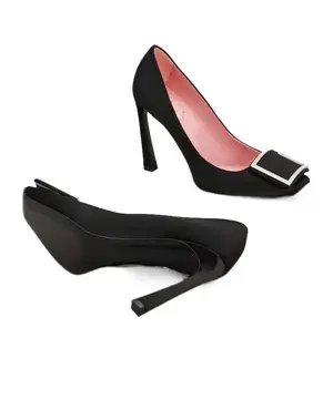 ROGER VIVIER Trompette Pumps With Crystal Buckle - Black