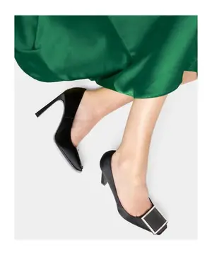 ROGER VIVIER Trompette Pumps With Crystal Buckle - Black